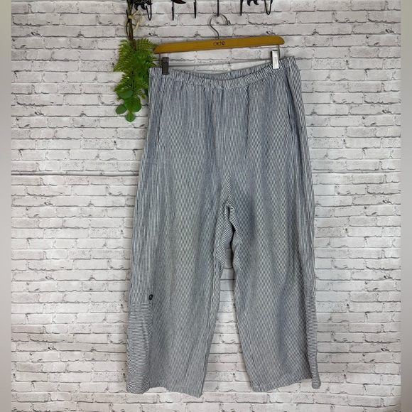 Lisa Bayne | Pants & Jumpsuits | Lisa Bayne White And Blue Vertical ...